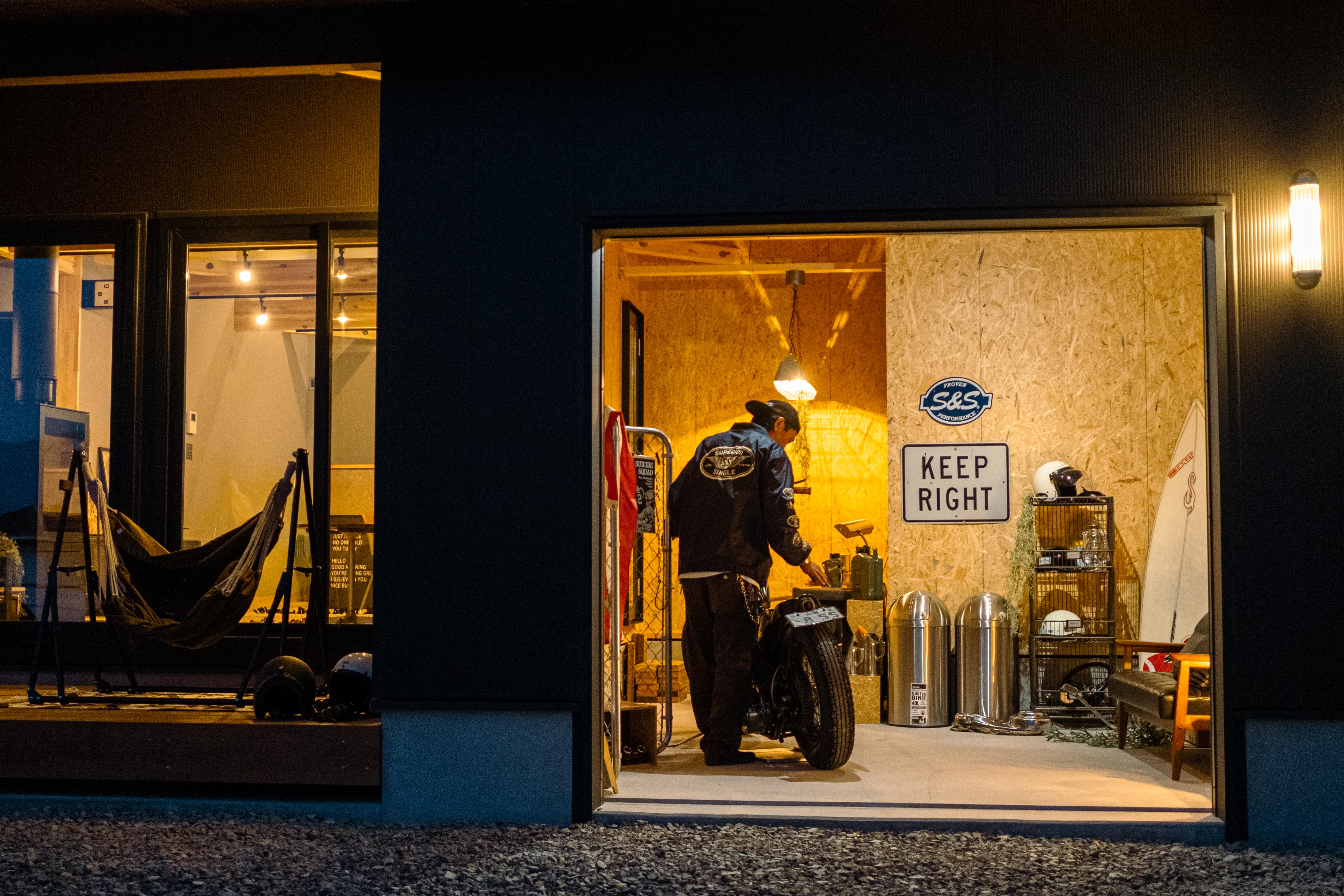 愛車と暮らす平屋のガレージハウス COVACO.22｜山梨で平家暮らしを検討している方必見。愛車と暮らす ガレージハウス「BinO COVACO」｜